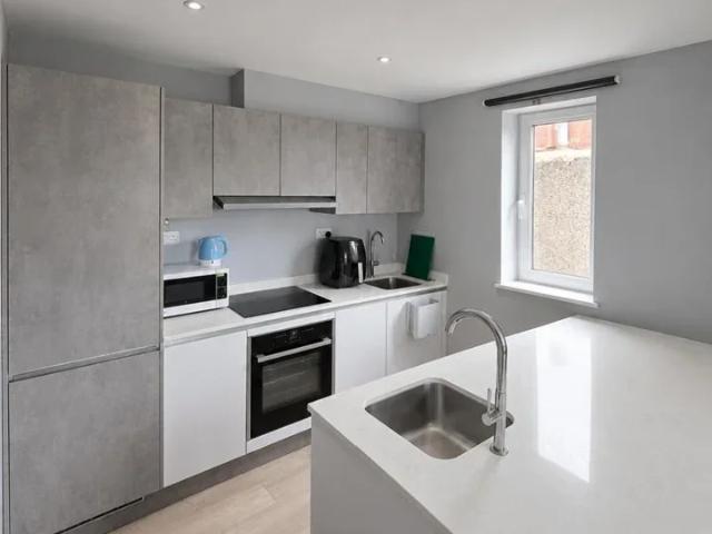 Apartment at Elmcroft Crescent, Greater London