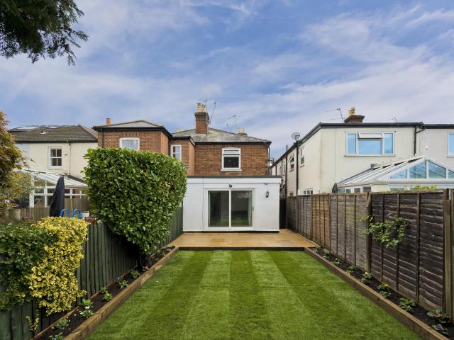 Apartment at Elmgrove Road, Elmbridge
