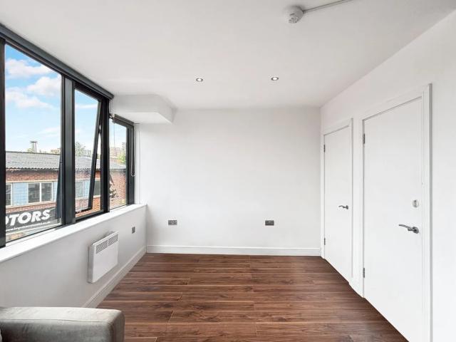 Apartment at Elmgrove Road, Greater London