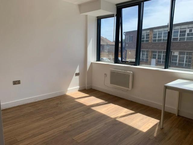 Apartment at Elmgrove Road, Greater London