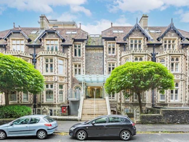 Apartment at Elmdale Road, Bristol