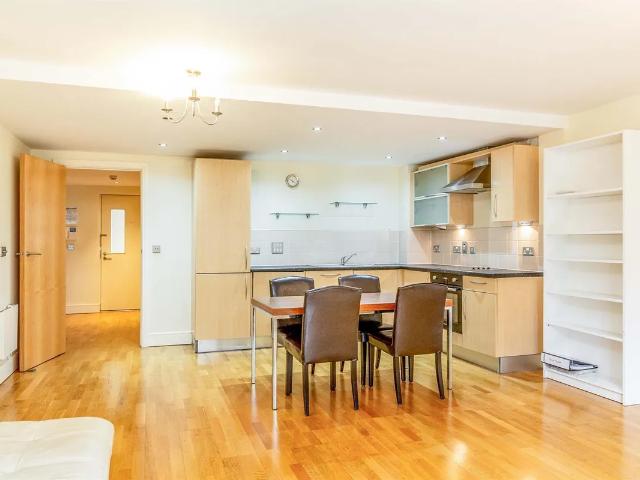 Apartment at Elmdale Road, Bristol
