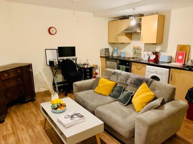 Apartment at Elmdale Road, Bristol