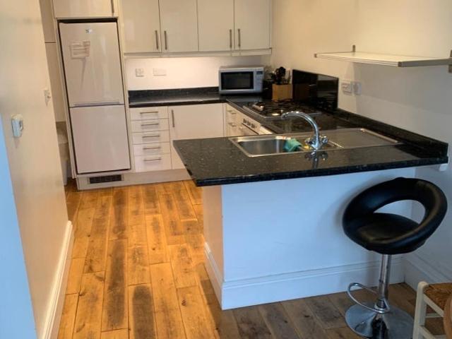 Room at Elmdale Road, Bristol