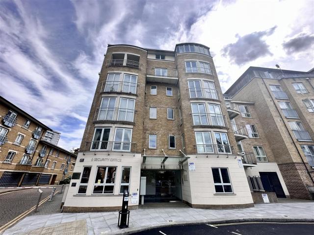 Apartment at Elmfield Way, City of Westminster