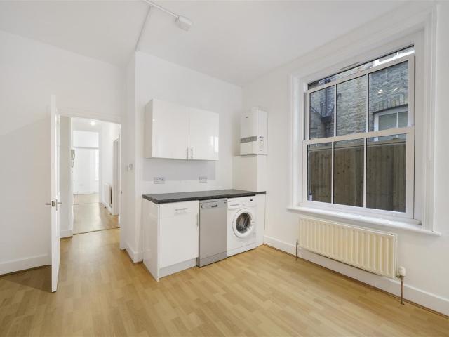 Apartment at Elmhurst Street, Greater London