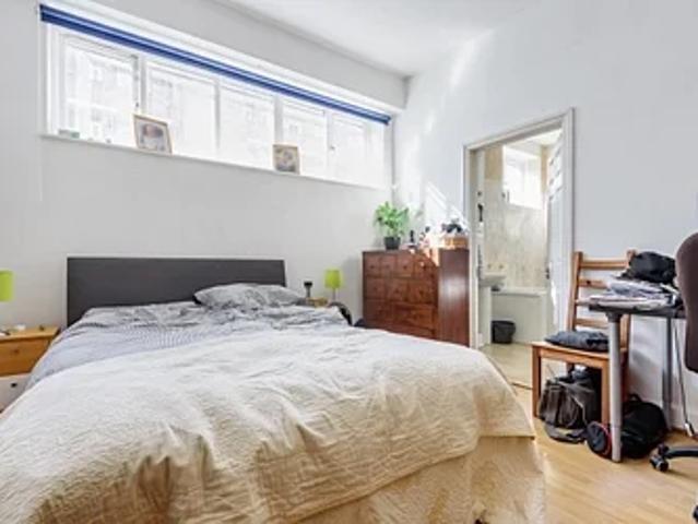 Apartment at Elmington Road, Greater London