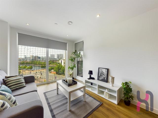 Apartment at Elmira Way, Salford