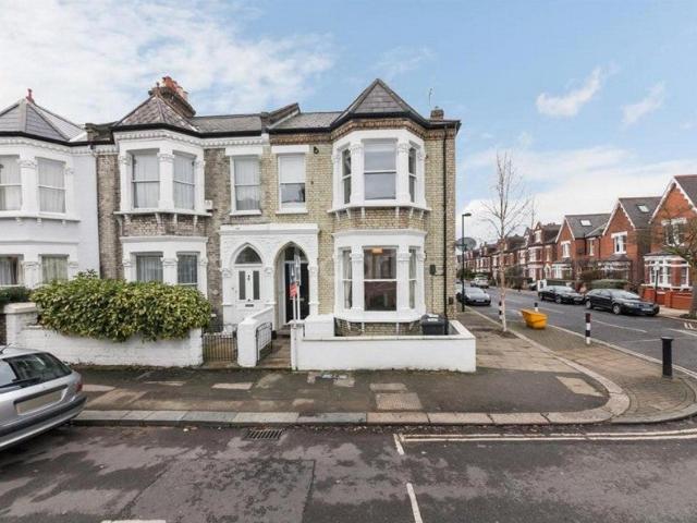 Apartment at Elms Crescent, Greater London