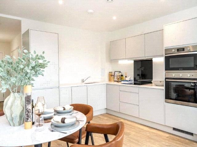 Apartment at Elmsleigh Road, Borough of Spelthorne