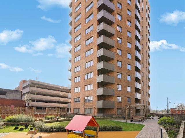 Apartment at Elmsleigh Road, Borough of Spelthorne