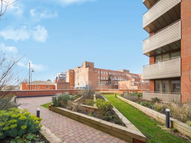 Apartment at Elmsleigh Road, Borough of Spelthorne