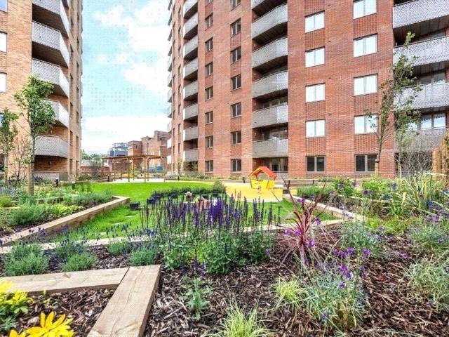 Apartment at Elmsleigh Road, Borough of Spelthorne