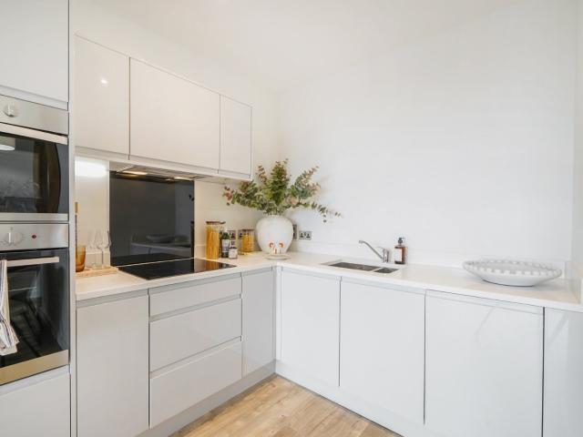 Apartment at Elmsleigh Road, Borough of Spelthorne