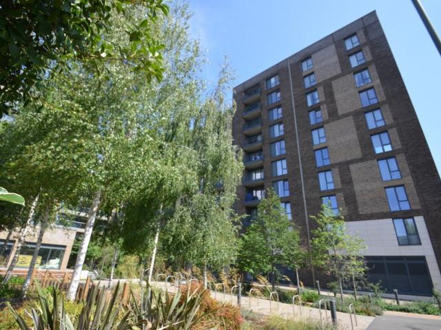 Apartment at Elmsleigh Road, Borough of Spelthorne