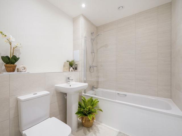 Apartment at Elmsleigh Road, Borough of Spelthorne