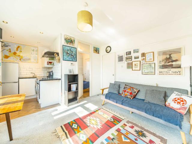 Apartment at Elmworth Grove, Greater London