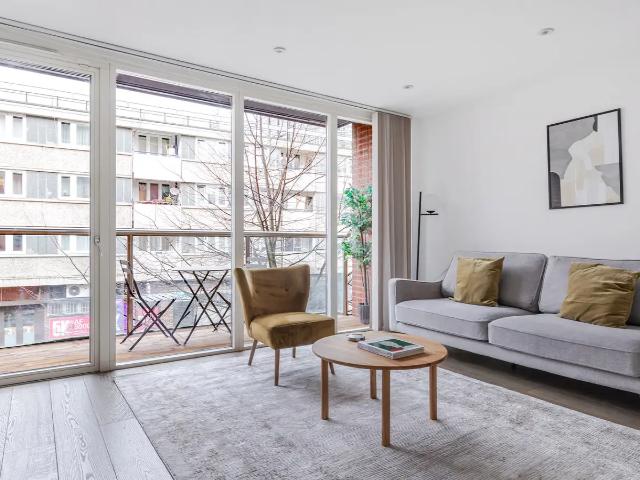 Apartment at Leman Street, Greater London