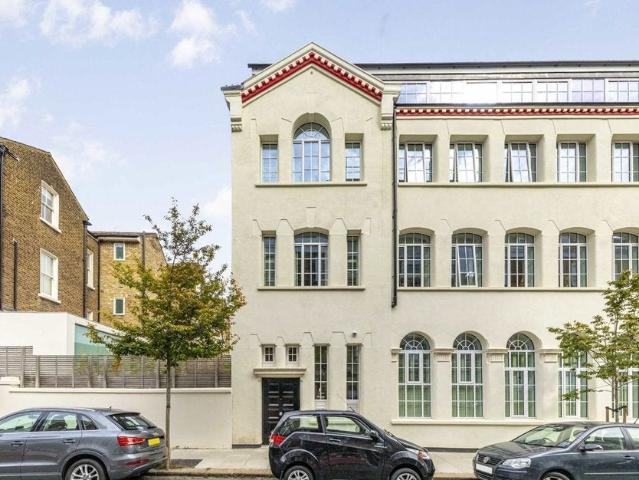 Apartment at Erskine Road, Greater London