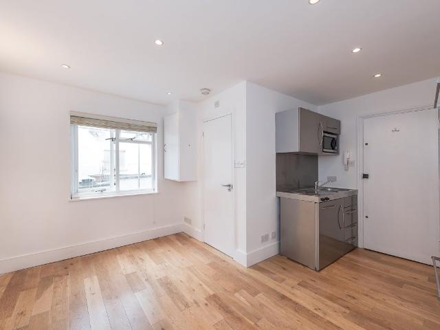 Apartment at Erskine Road, Greater London