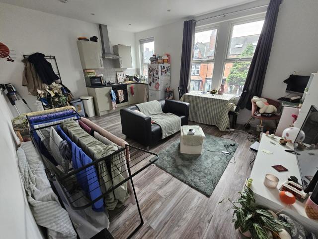 Apartment at Estcourt Terrace, Leeds