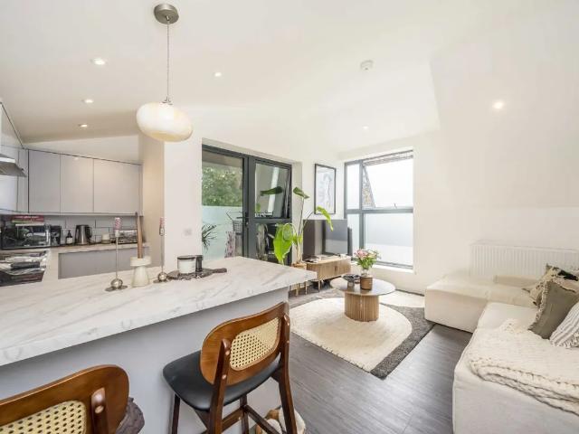 Apartment at Estreham Road, Greater London
