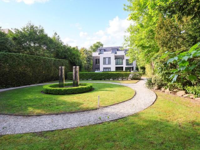 Apartment at Esher Heights, Elmbridge