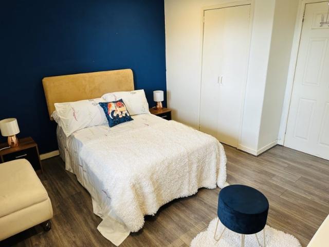 Apartment at Eskbank Street, Glasgow