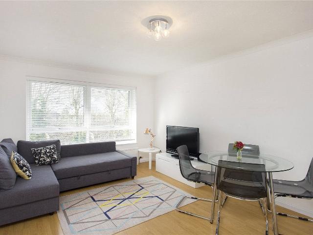 Apartment at Eskmont Ridge, Greater London