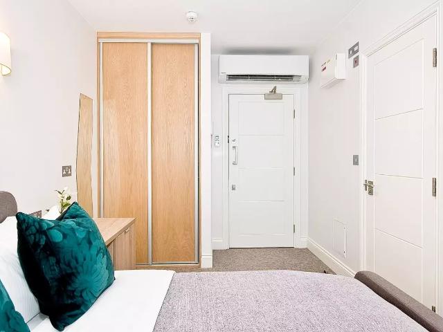 Apartment at Essex Street, City of Westminster