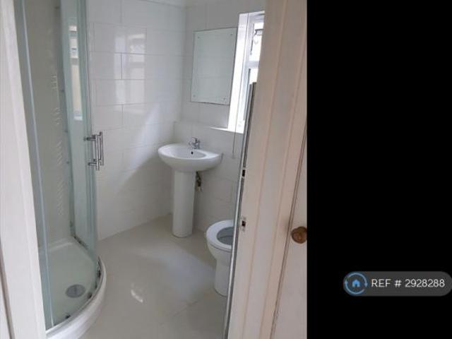 Apartment at Essex Road, Dartford