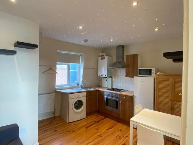 Apartment at Essex Road, Greater London