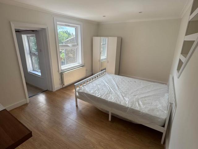 Apartment at Essex Road, Hertsmere