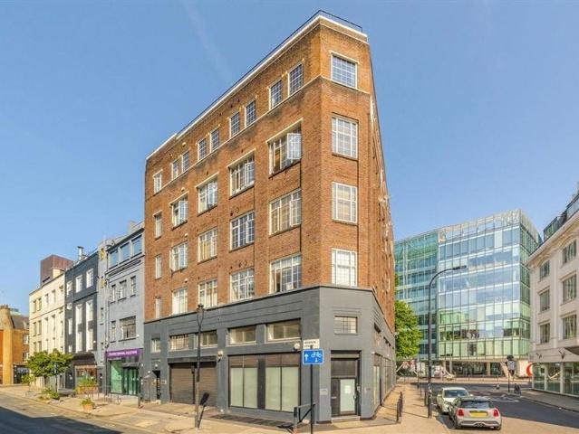Apartment at Euston Road, Greater London
