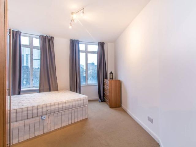 Apartment at Euston Underpass, Greater London