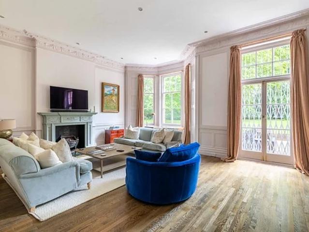 Apartment at Evelyn Gardens, Greater London