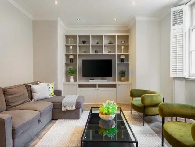 Apartment at Evelyn Gardens, Greater London