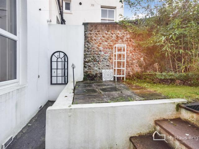 Apartment at Evelyn Terrace, Brighton