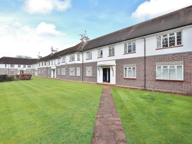 Apartment at Eversley Crescent, Greater London