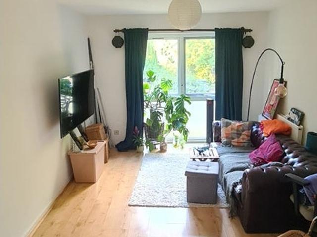 Apartment at Eversley Road, Greater London