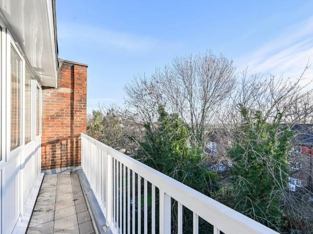 Apartment at Ewart Grove, Greater London