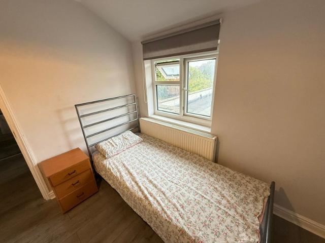 Apartment at Ewell Road, Greater London