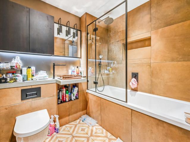 Apartment at Exchange Gardens, Greater London