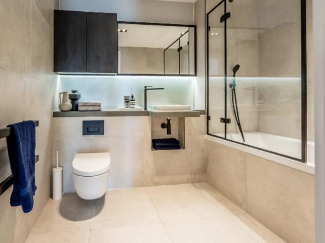 Apartment at Exchange Gardens, Greater London