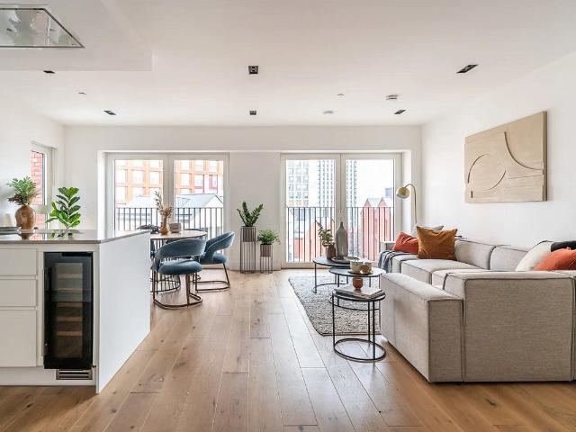 Apartment at Exchange Gardens, Greater London