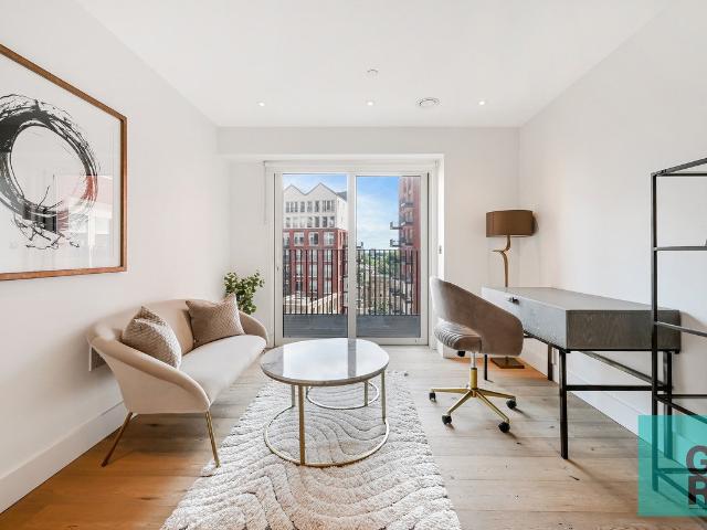 Apartment at Exchange Gardens, Greater London