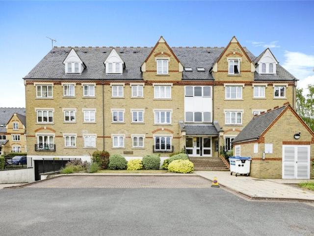 Apartment at Exeter Close, Watford