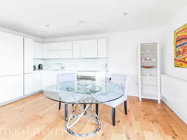 Apartment at Eythorne Road, Greater London