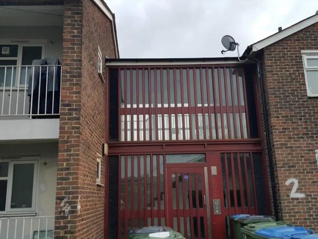 Apartment at Eynsham Drive, Greater London