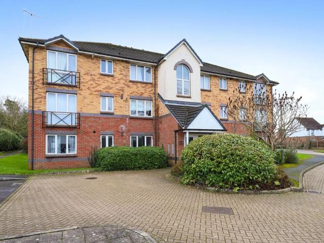 Apartment at Eyston Drive, Elmbridge